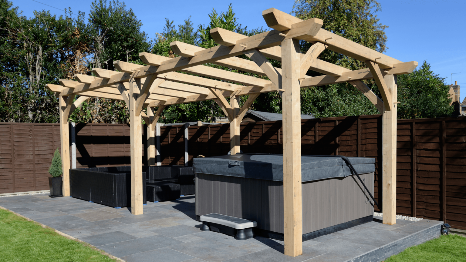 How to Build a Wooden Pergola | Trade Oak Building Kits